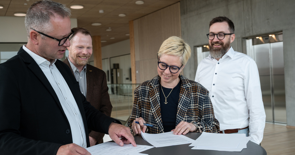 Nyt statsligt kontorknudepunkt i træ er afleveret til Bygningsstyrelsen ...